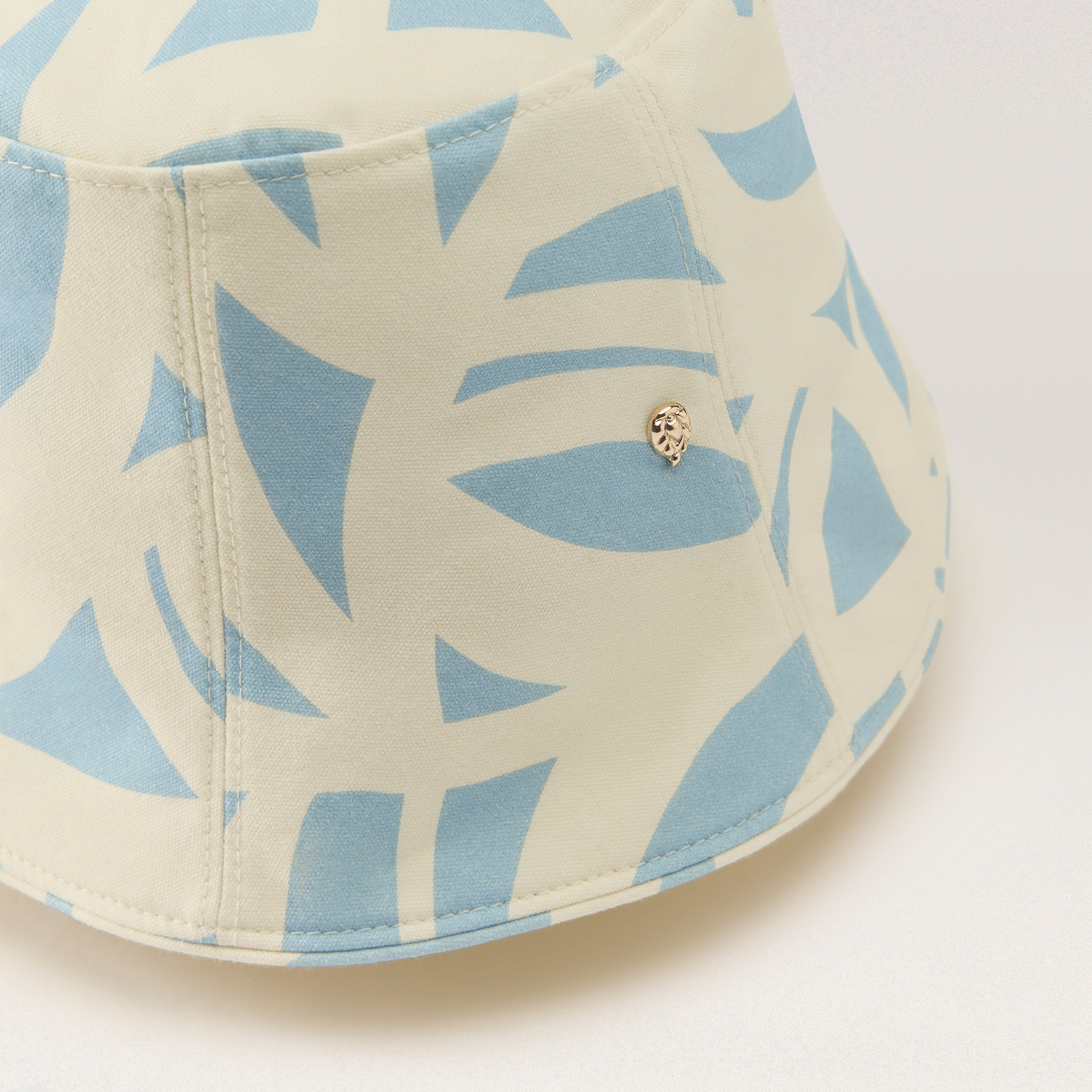 Baja Crown Bucket - Oasis Coconut - Helen Kaminski AU