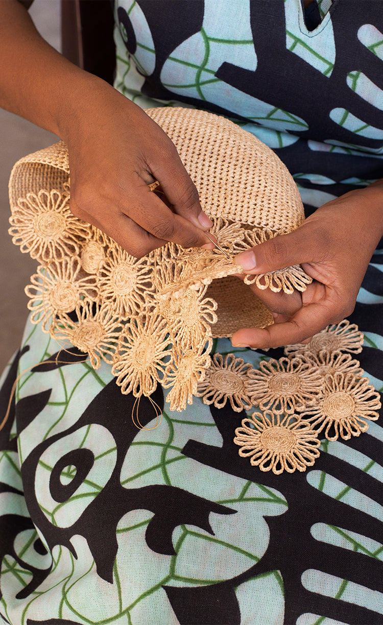 Raffia Lace Flower - Raffia Techniques - Helen Kaminski AU